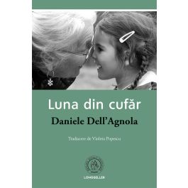 Luna din cufar